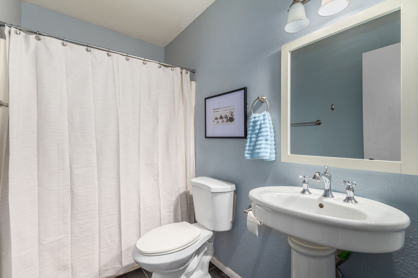2132 EAST MINTON DRIVE Tempe, AZ 85282