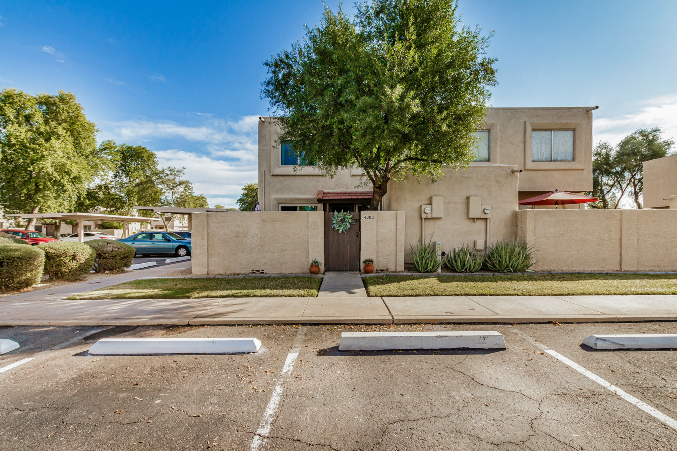4202 N 81st St Virtual Tour