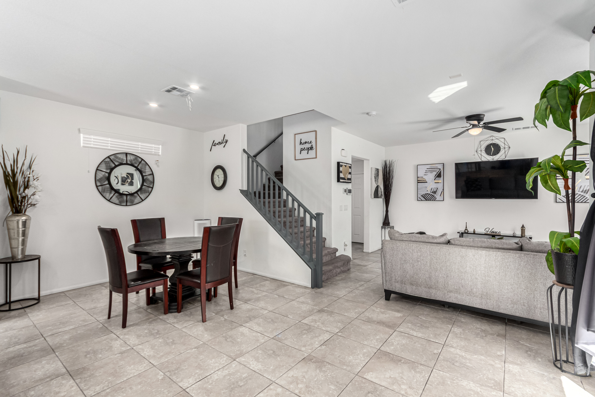 10604 SARIAH SKYE AVENUE Las Vegas, NV 89166