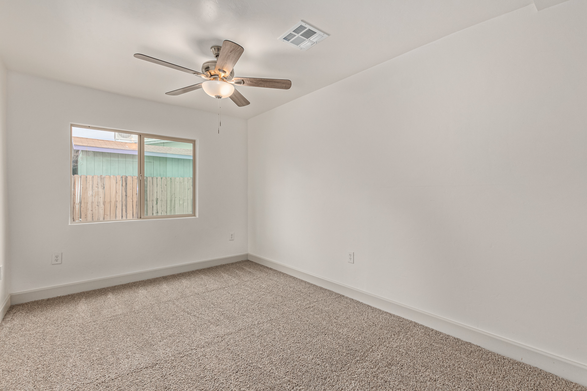 2731 N Estrella Ave Photos