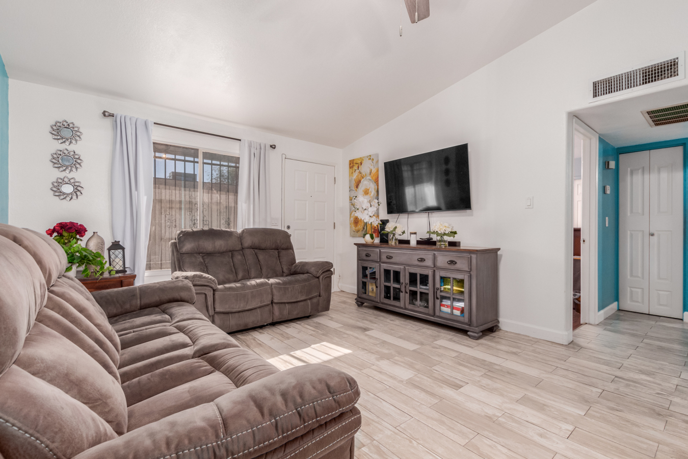 3645 N 71st Ave Virtual Tour