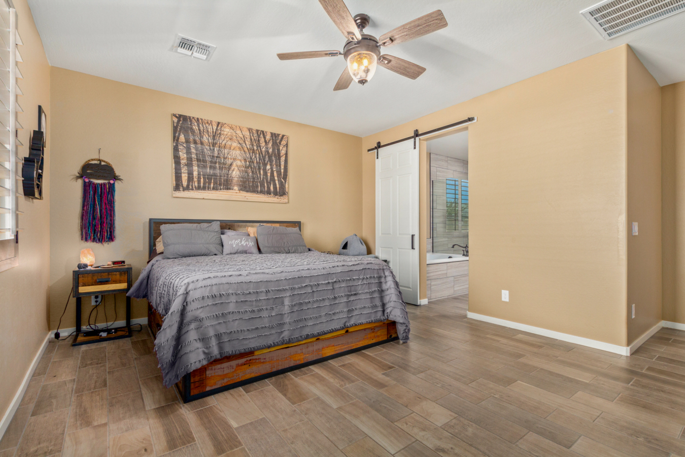 10016 Orange Grove St Virtual Tour
